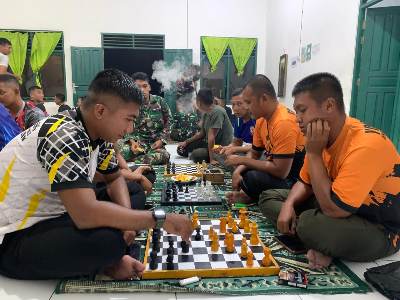 Semarakkan Malam Pergantian Tahun, Satgas Pamtas RI-Malaysia Yonzipur 5 ...