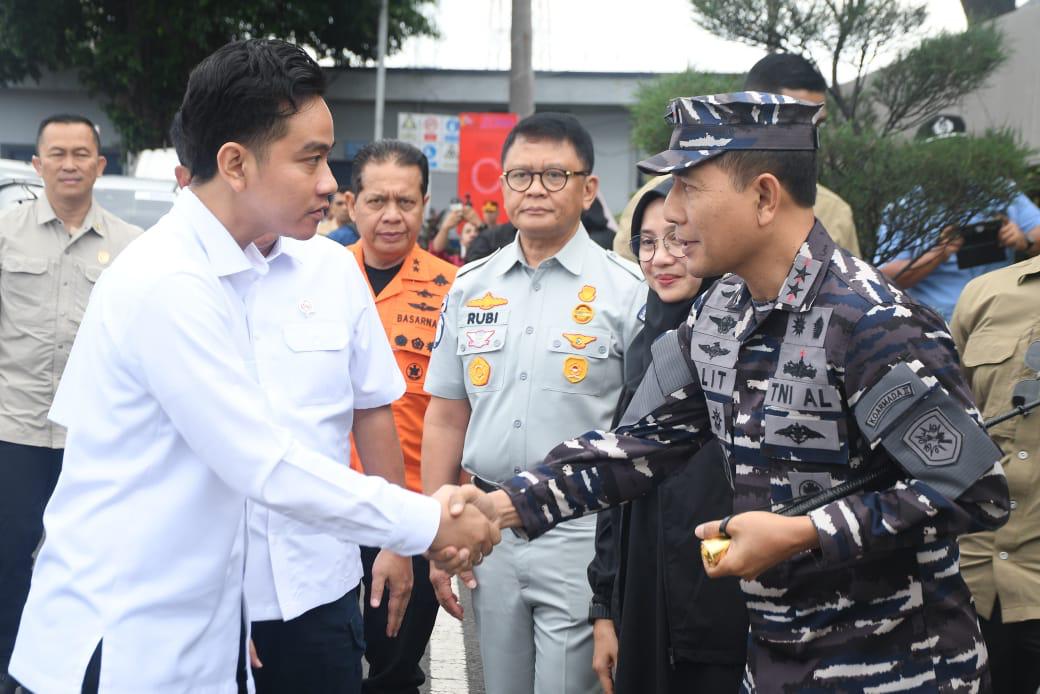 TNI AL Tinjau Penanganan SAR KMP Tunu Pratama Jaya Bersama Wapres RI ...